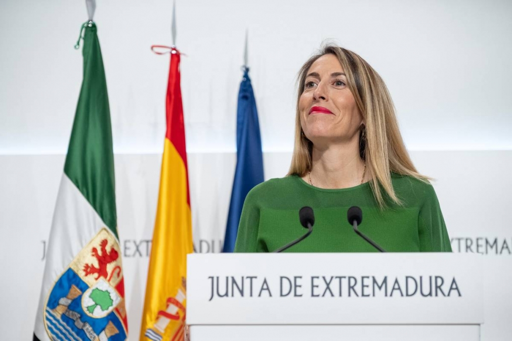 Guardiola, elegida presidenta de Extremadura con el refuerzo de la ...